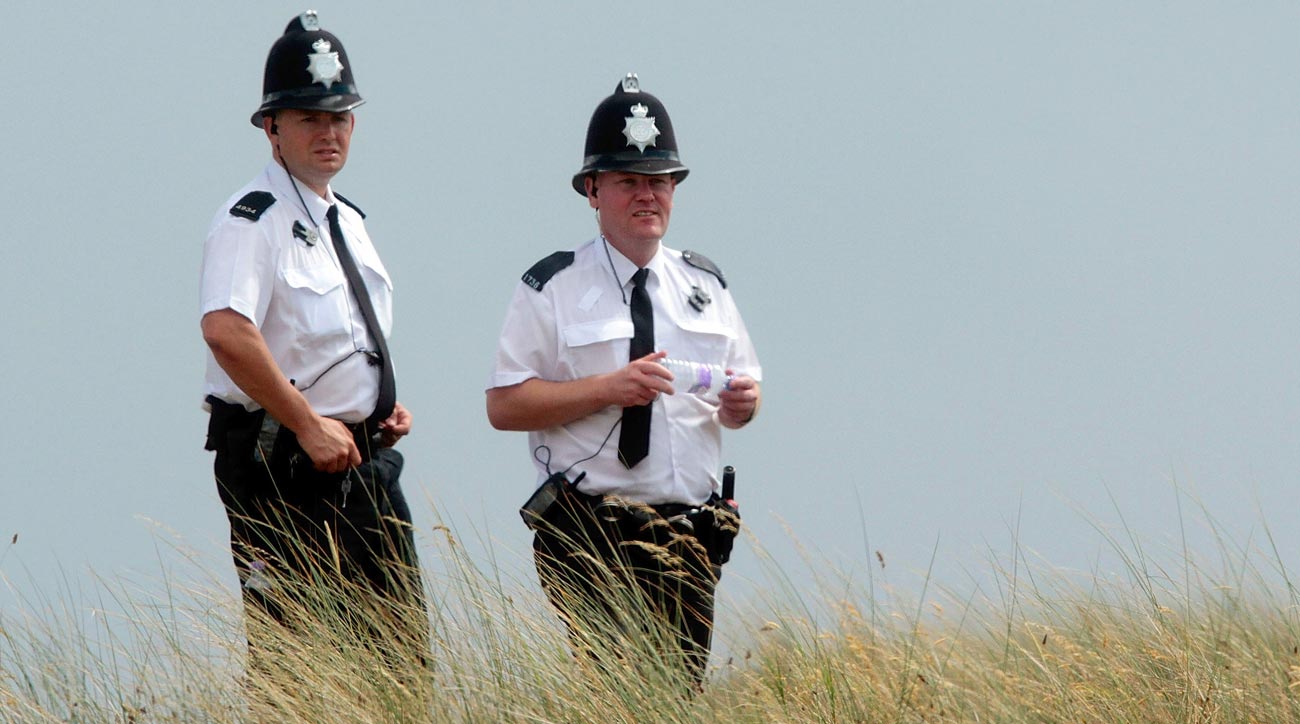 Police on golf carts stop violent brawl over slow play: Report