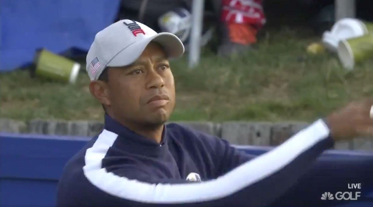 WATCH: Tiger Woods unleashes epic club twirl on 1st, dialed in to start ...
