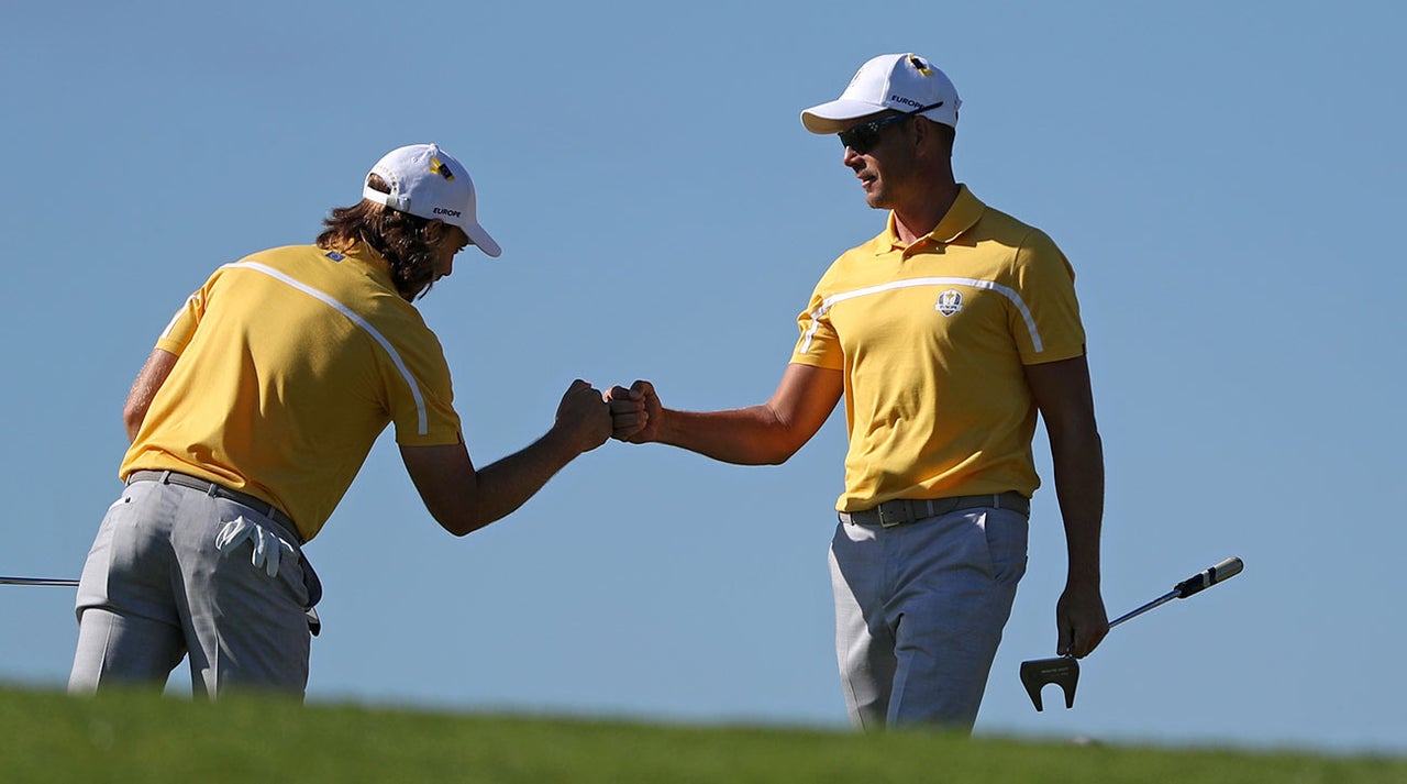 Is it rude to blow off a post-round handshake? | The Etiquetteist