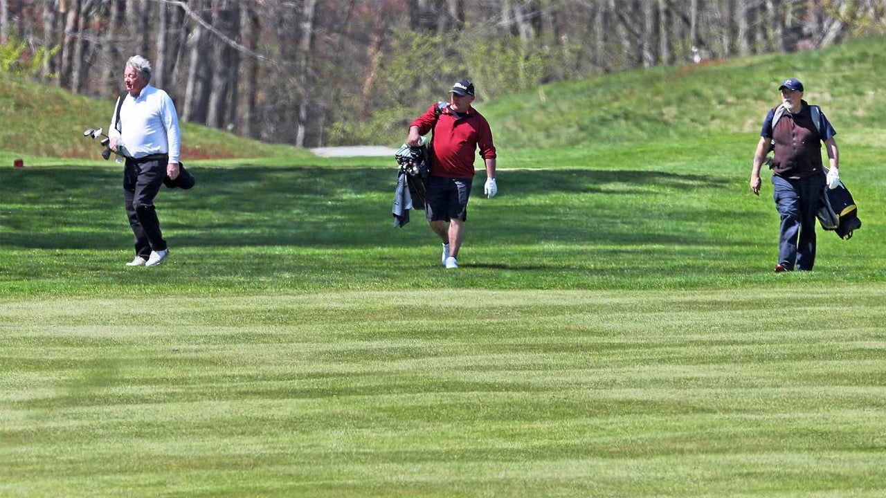 This golf gambling game is for three players (and risk-takers) only