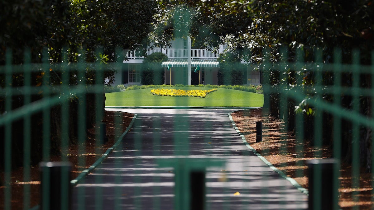 1 thing golfers should do when they get an invite to a fancy club