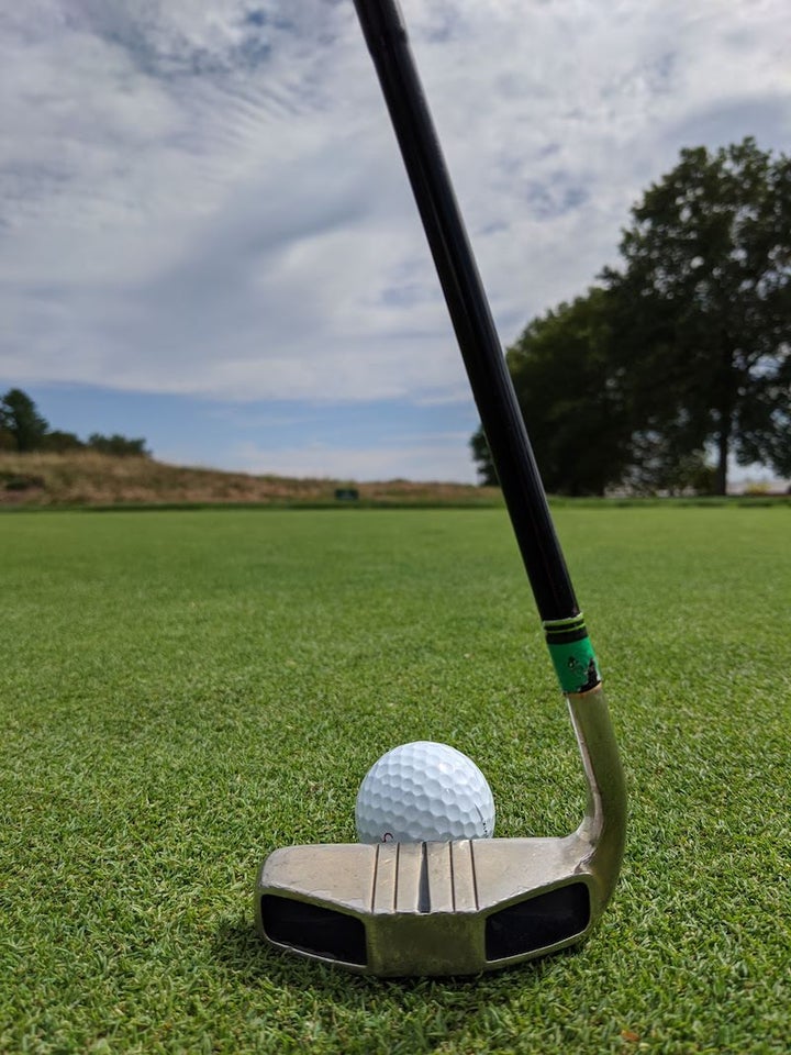 I bought this weird putter for $10 on EBay. Does it work?