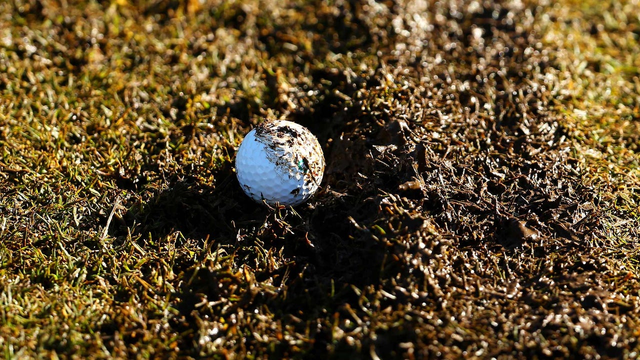 Here's how a muddy ball affects your ball flight (and what you should do)