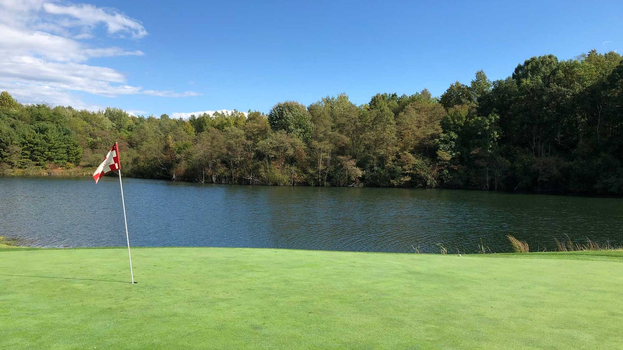 How I found a fantastic and inexpensive golf getaway (with a mansion)