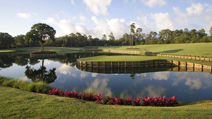 Here are the 10 best golf courses in each region of the United States