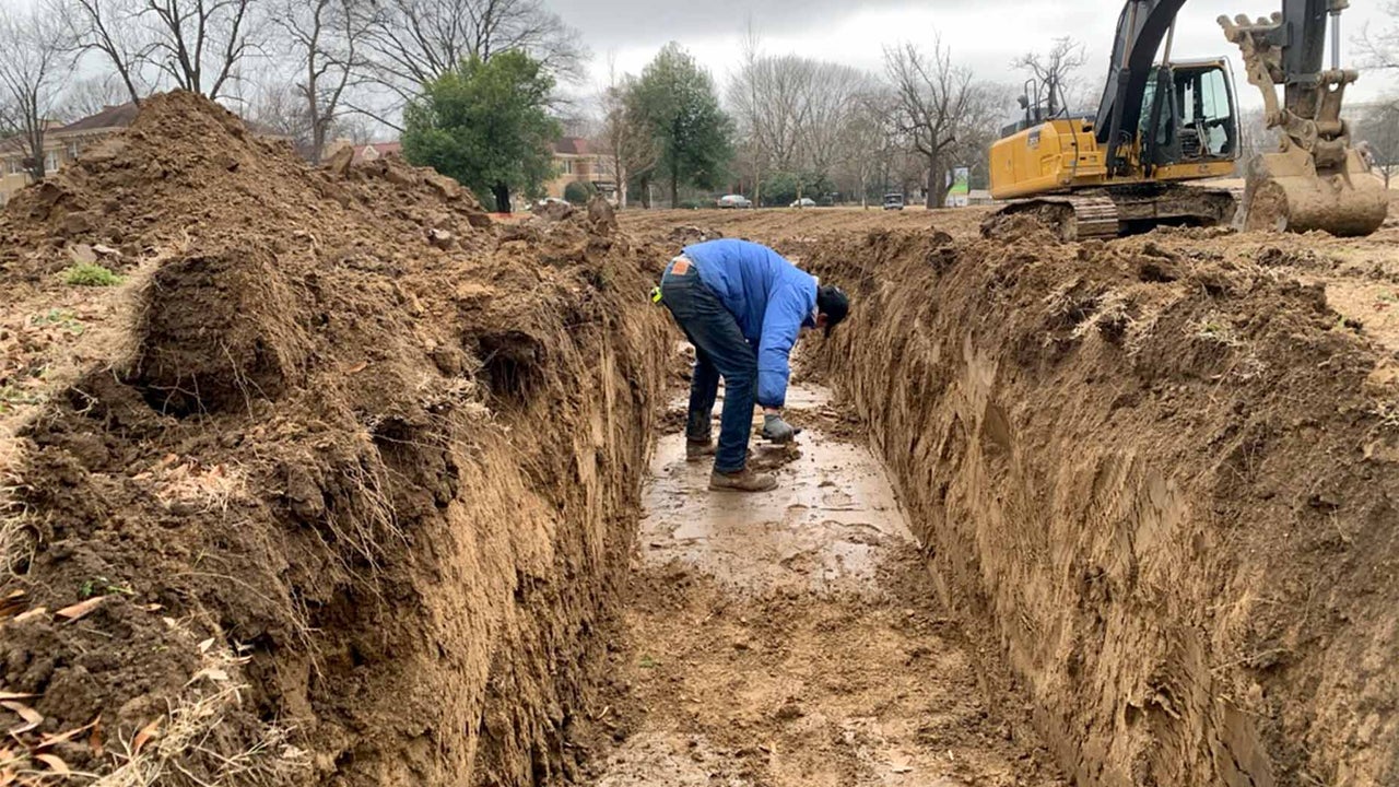 Dirt Diaries: Here's how drainage pipes are installed on golf courses