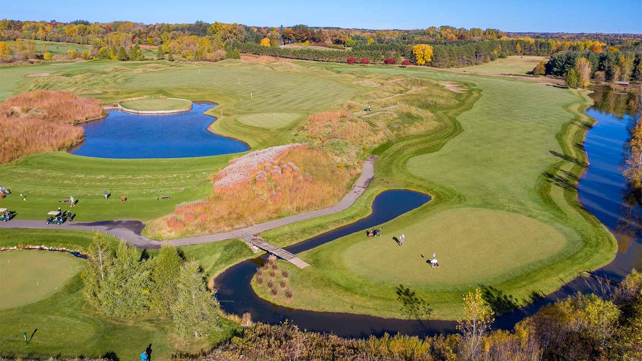 Why this nerve-racking island-green range is an ideal place to practice