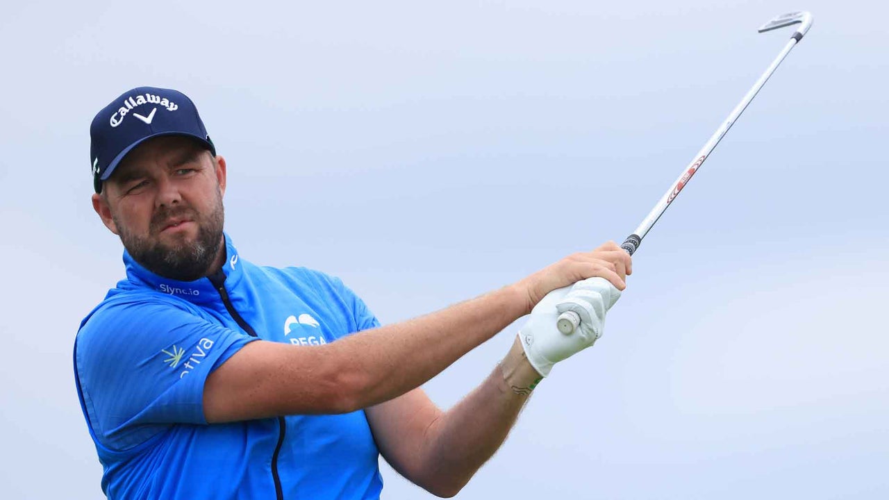 Marc Leishman makes 3 birdies at The Open while putting with a wedge