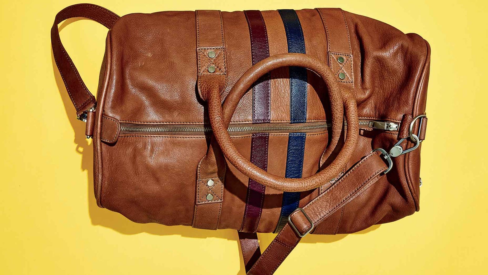 This leather duffel bag is perfect for the traveling golfer