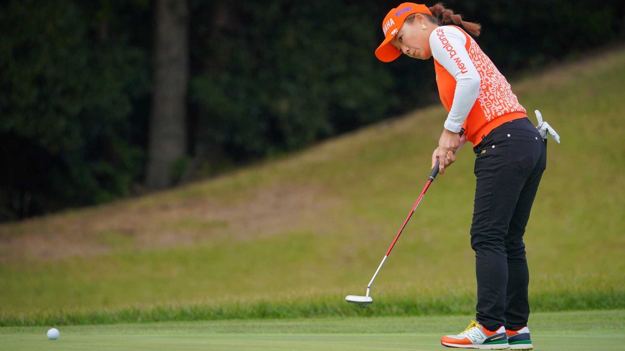 Try this setup trick to roll rock-solid putts every time