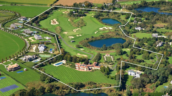 This cleverly designed backyard golf course will fill you with awe and envy