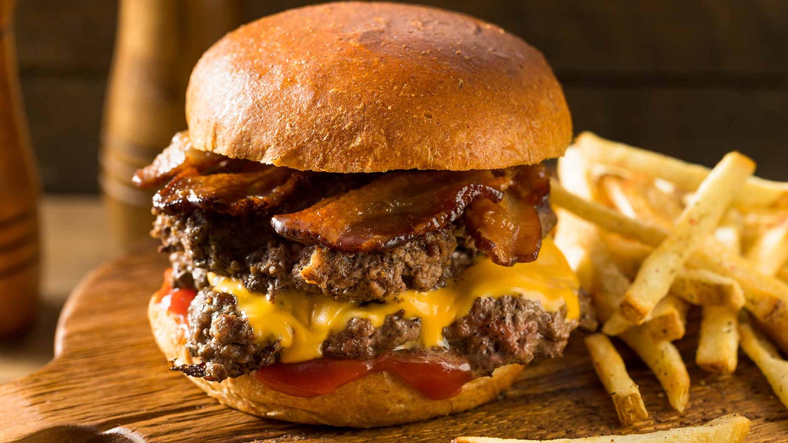 How to make the uber-popular 'Crushburger,' according to a golf-club chef