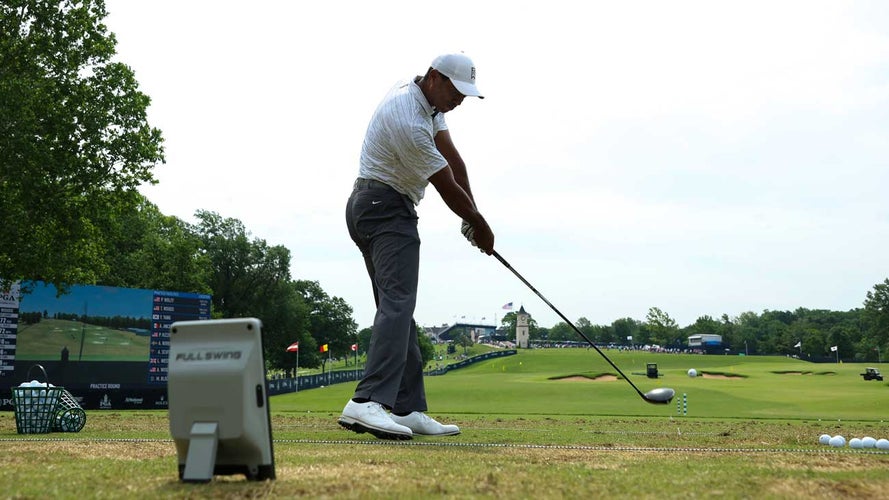 Try this easy drill to sync up your body and swing on the range