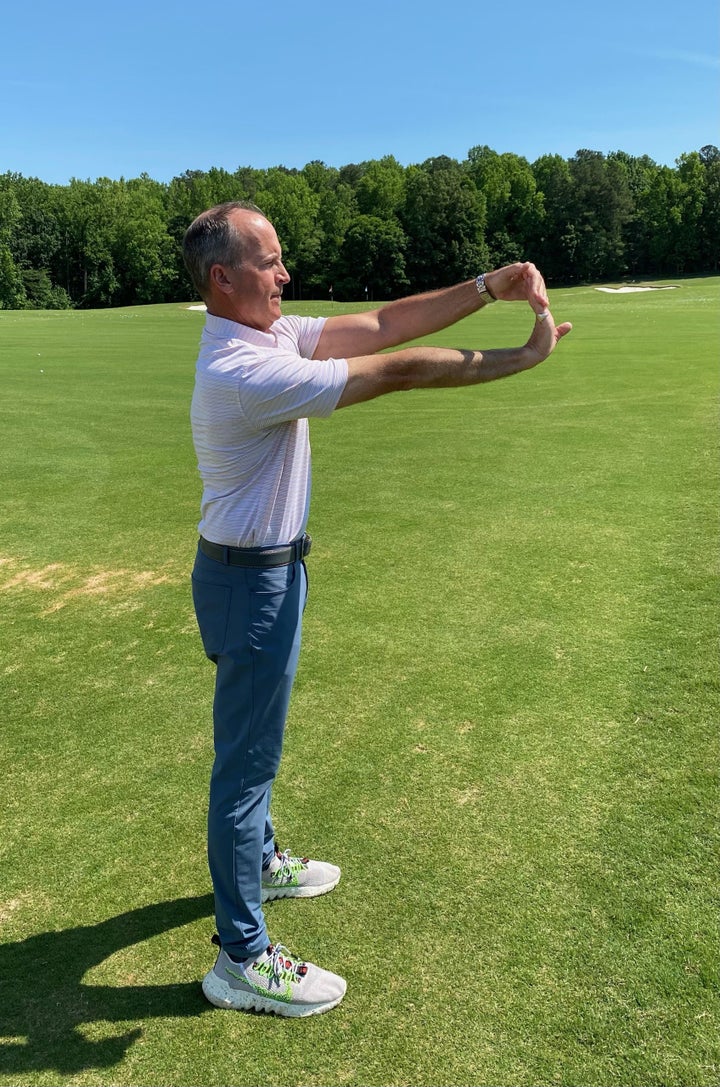 Golf stretches: The 5 best pre-round exercises to do before you tee off
