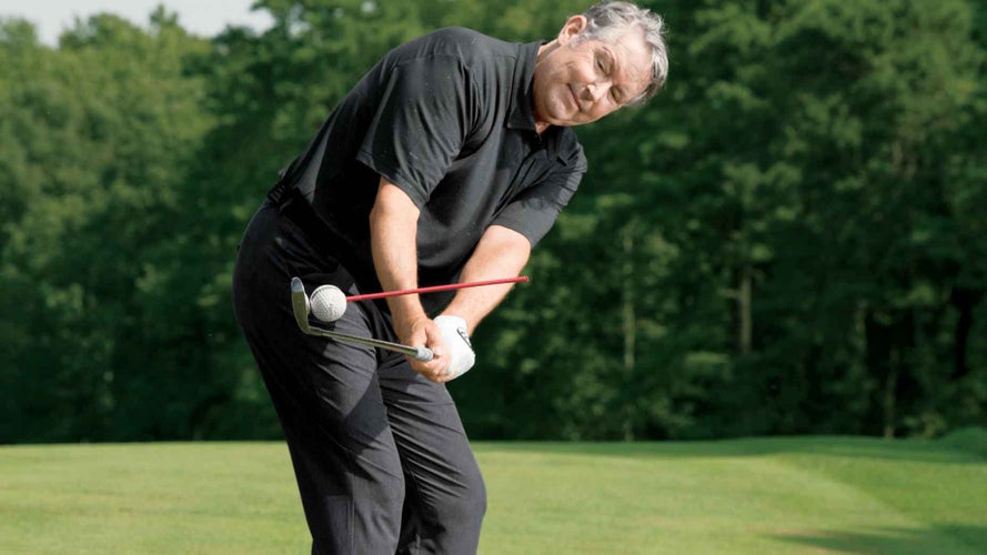 10 basic tips that can help golfers chip better than ever