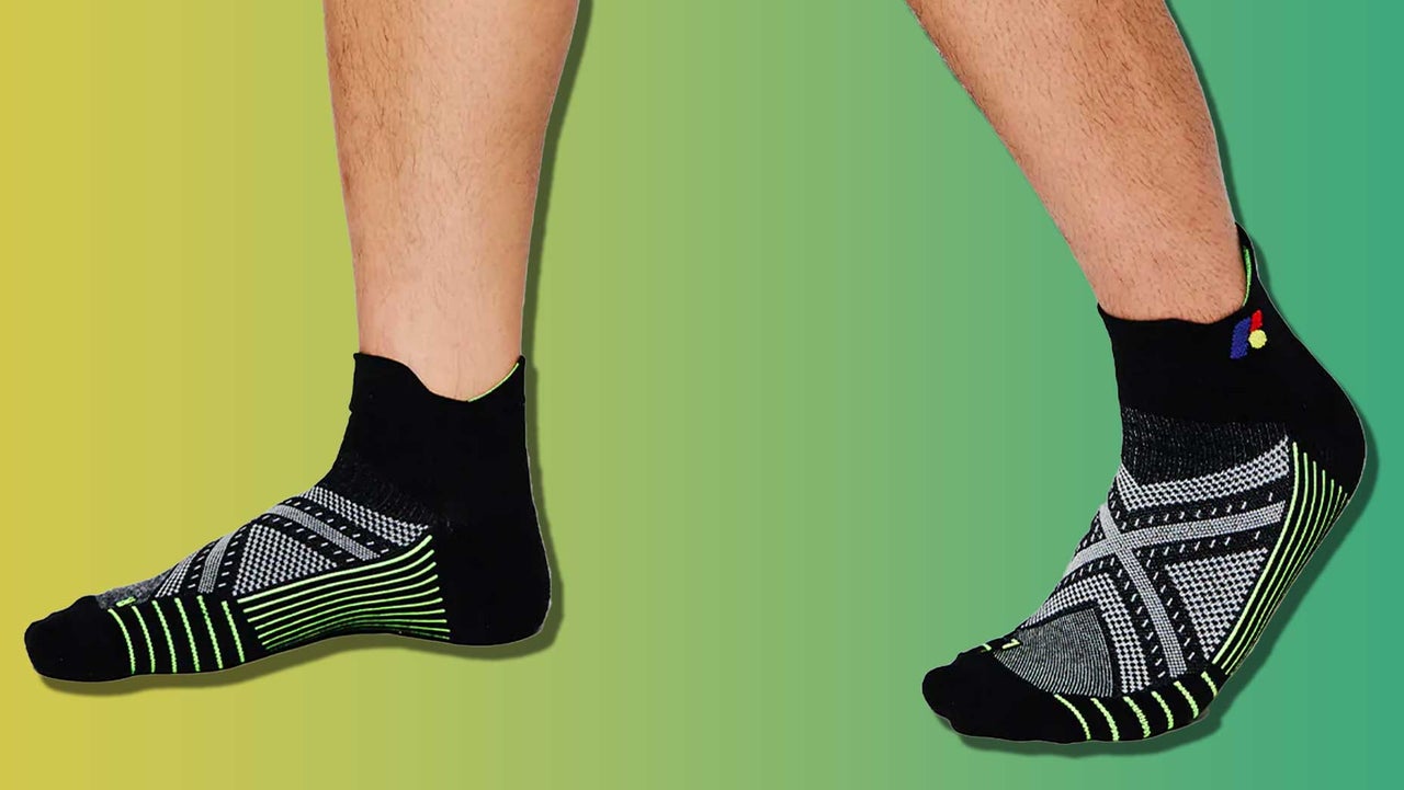 Flat footers rejoice! This sock will relieve foot pain when you walk 18