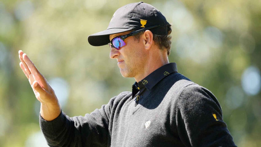 The ingenious trick Adam Scott uses to check his grip before every shot