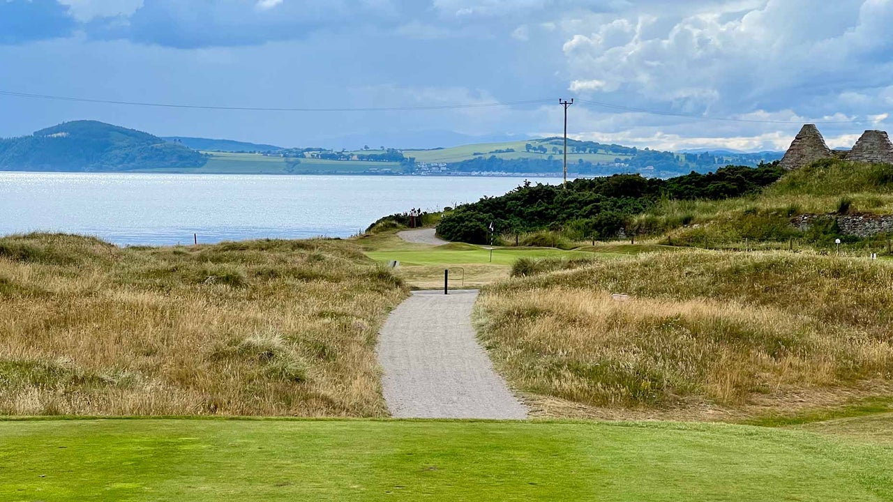 This 6,000-yard Scottish delight is a must-play on any Highland journey