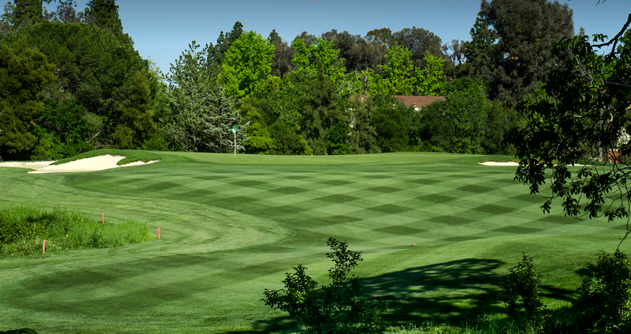 How do golf courses decide on mowing patterns? It's complicated