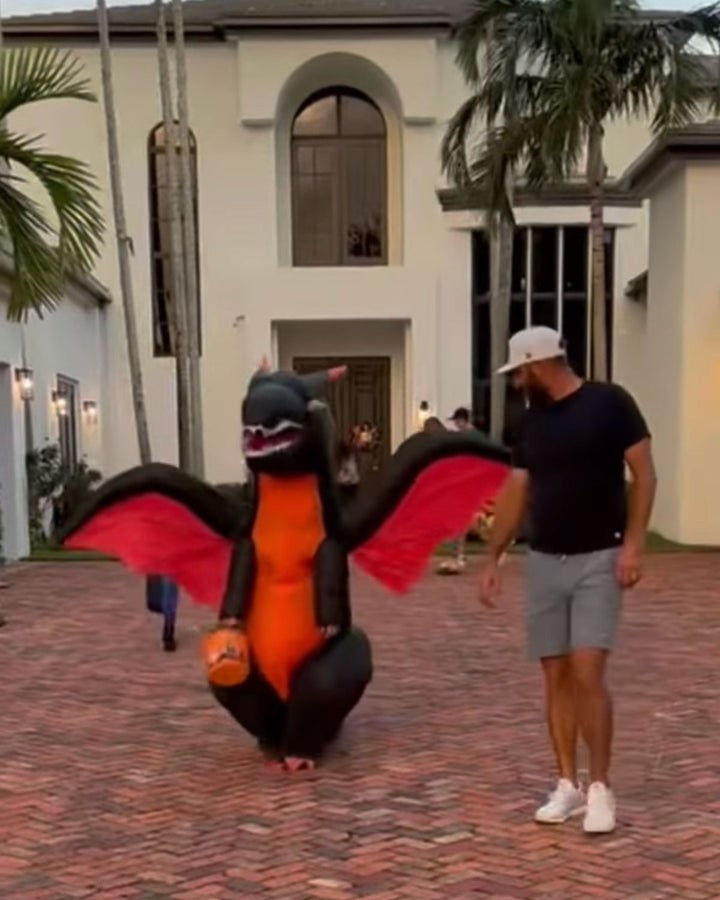 Rafiki, the Pope and a multi-millionaire: The pros' Halloween costumes