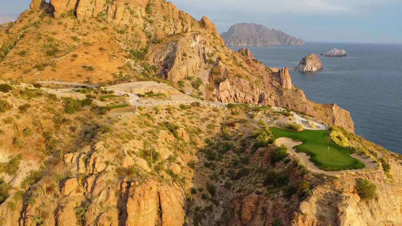 Danzante Bay's clifftop 17th is a stunner you need to see in person