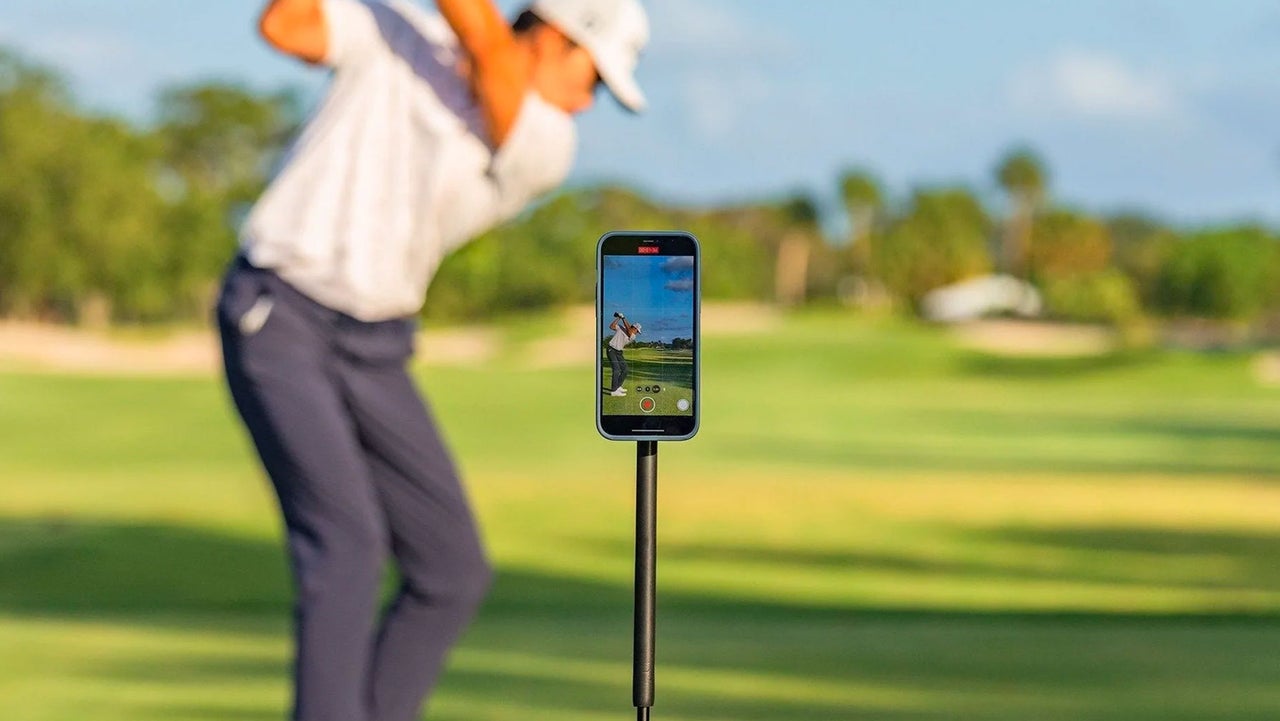 This gadget makes it easier to record your swing during practice