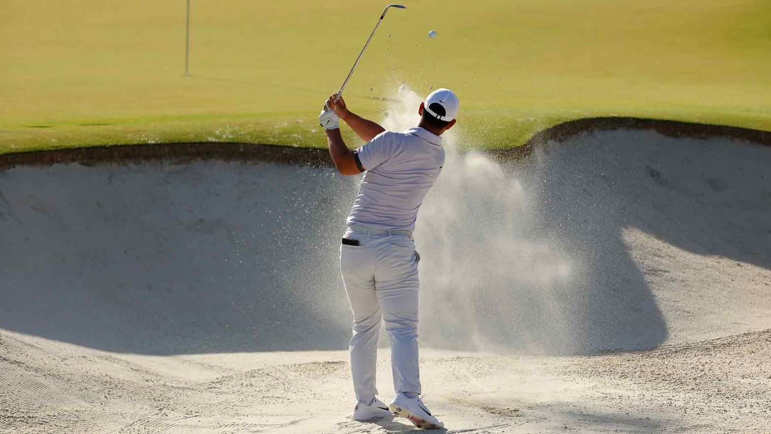 10 ways to guarantee you get out of a greenside bunker