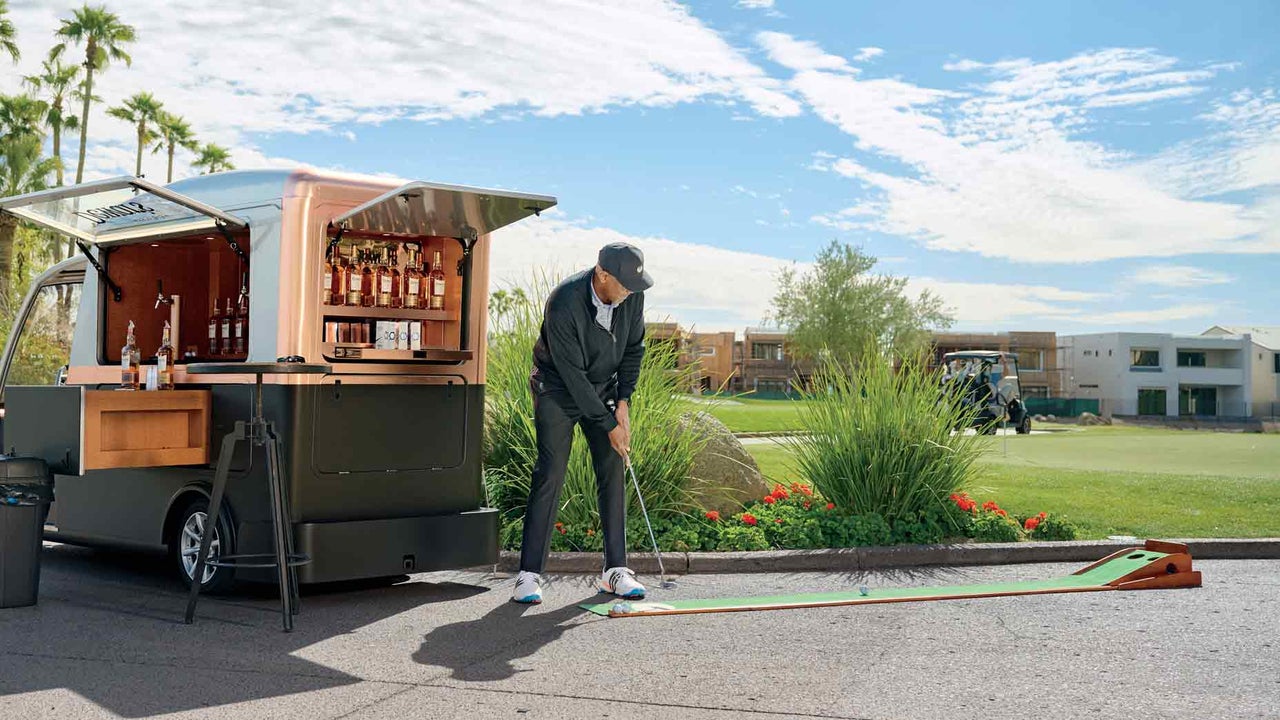 Dewar's deluxe bar cart is ready to serve at this year's U.S. Open