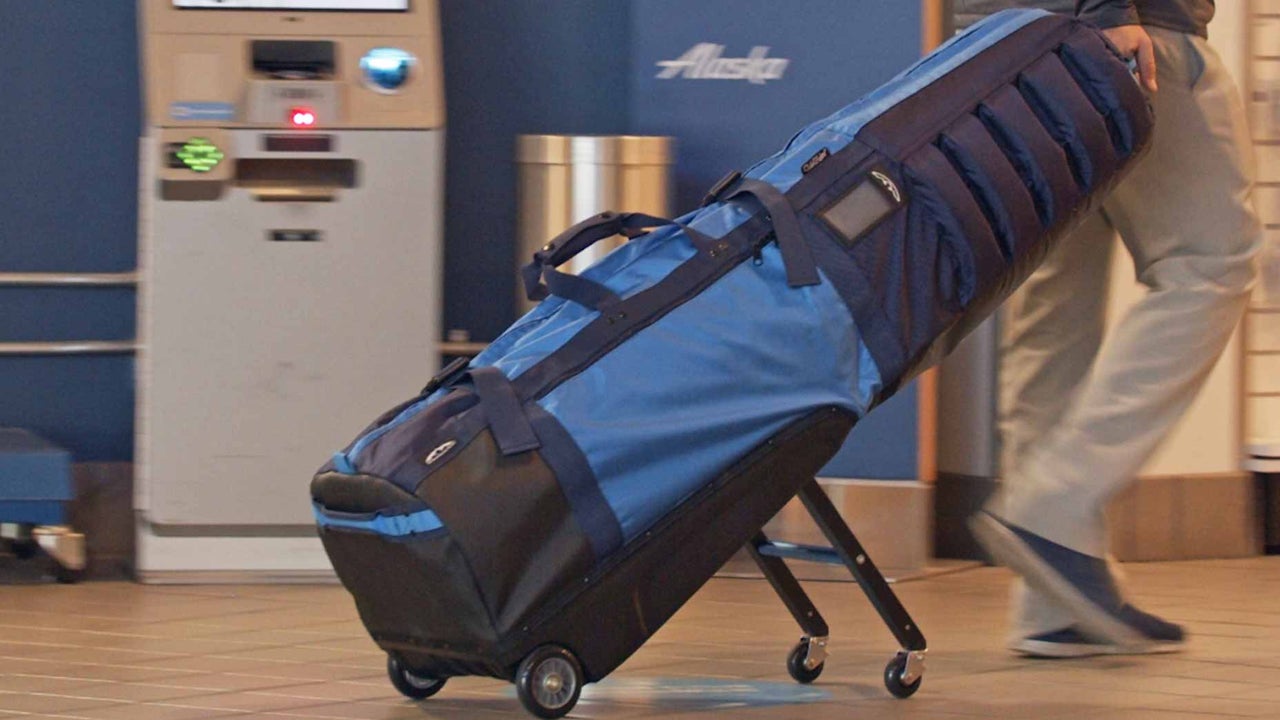 This simple, stylish and small stand bag is built for serious walkers