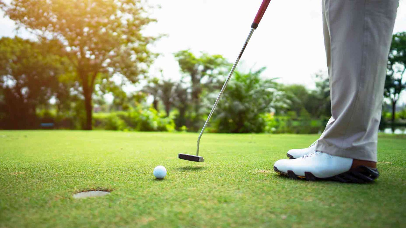 Should your putting stroke have an arc, or go straight back?