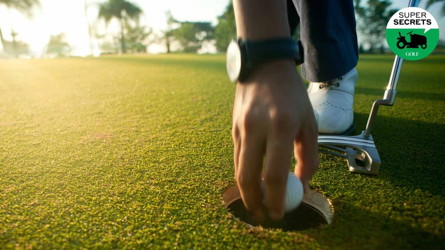 The right way to repair a ball mark (and wrong way), according to an expert