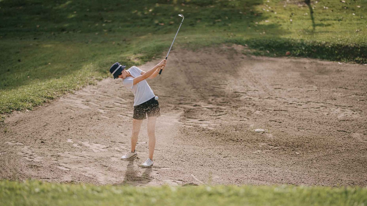 Here are 3 steps to hit bunker shots like the pros