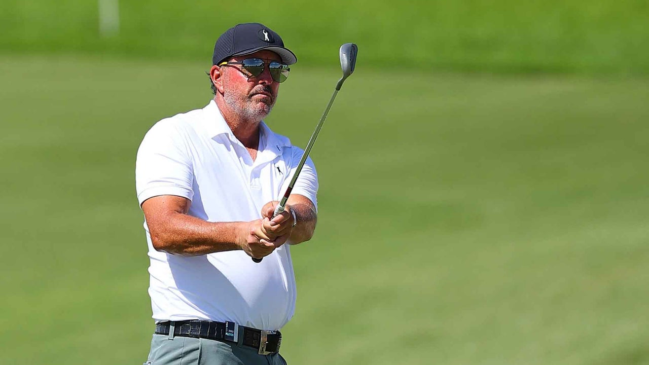 Phil Mickelson: The 1 flaw all poor ball-strikers have in common