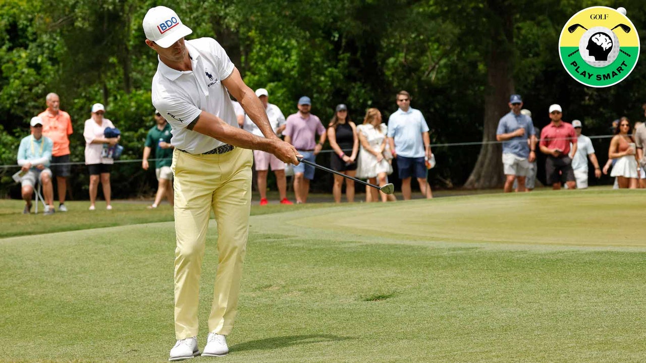 How to put spin on your pitch shots, according to a PGA Tour pro