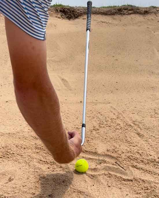 Hitting the lip on deep bunker shots? Try this 5-second hack
