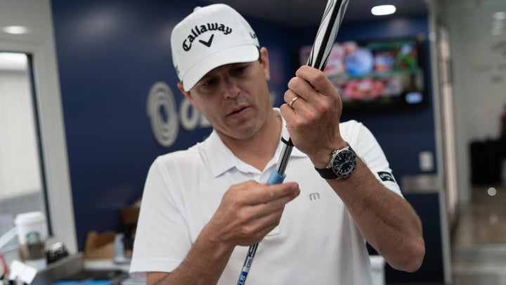 What pros demand from their putters, according to an expert putter fitter