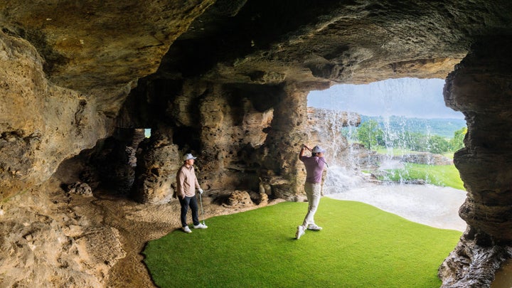 The new cliffhanging par-3 course at Big Cedar Lodge will keep golfers ...