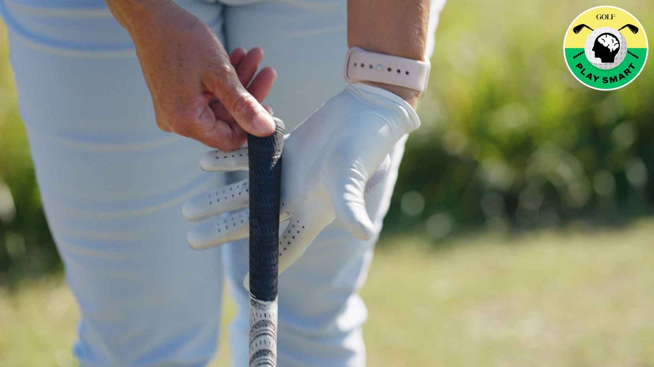 Should you use a weak grip or a strong grip? Top teacher explains