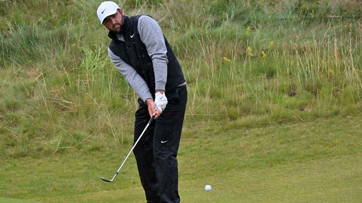How to hit a bump-and-run, according to a short-game expert