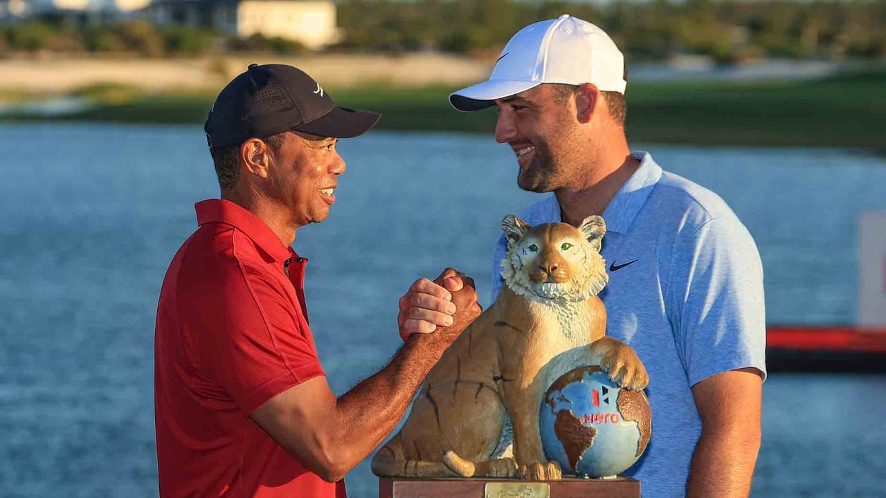 Scottie Scheffler tests out claw grip, expert explains the benefits